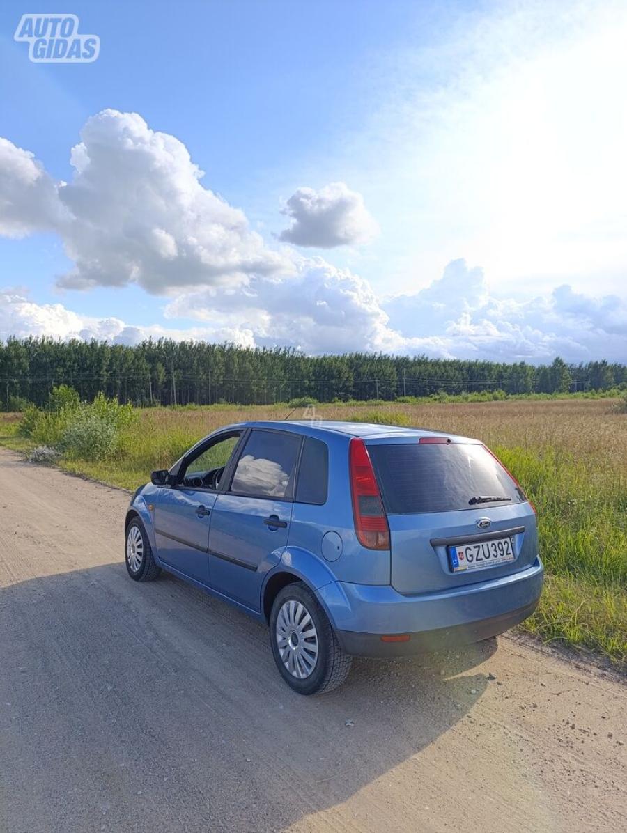 Zils Ford Fiesta 2003 Panevēža, ar dzinēja tilpumu 1.40 L un nobraukumu 270 tūkst. km par 750 €, foto 4 vietnē AUTOMOTO.COM.LV