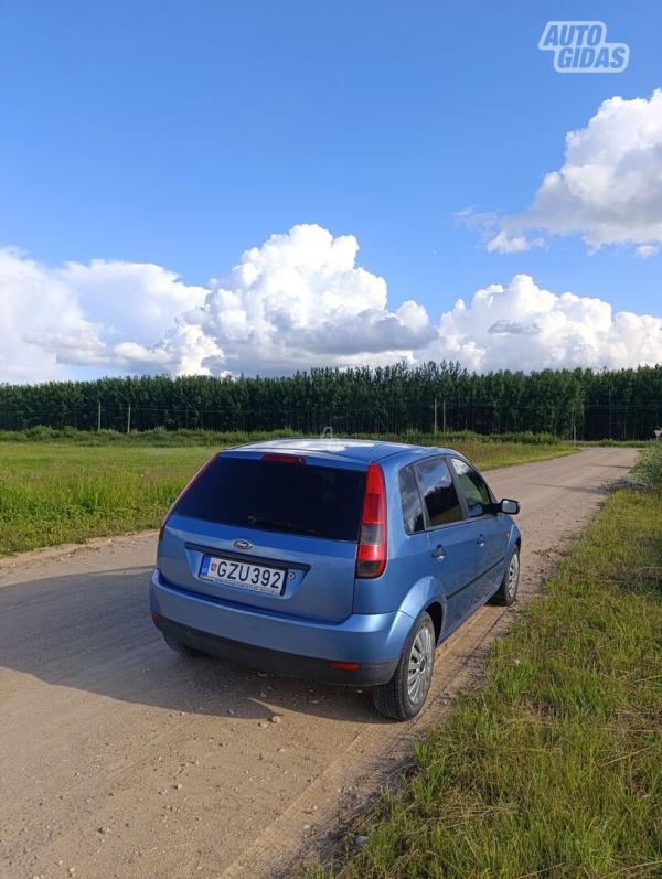 Blue Ford Fiesta 2003 in Panevezys, with an engine capacity of 1.40 L and mileage of 270 thousand km for 750 €, photo 4 on AUTOMOTO.COM.LV
