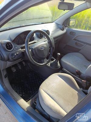 Zils Ford Fiesta 2003 Panevēža, ar dzinēja tilpumu 1.40 L un nobraukumu 270 tūkst. km par 750 €, foto 6 vietnē AUTOMOTO.COM.LV