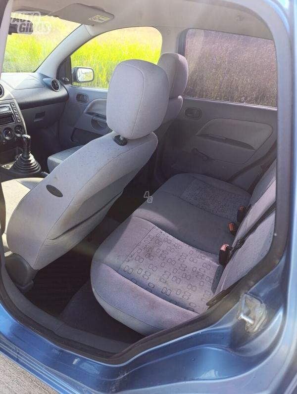 Blue Ford Fiesta 2003 in Panevezys, with an engine capacity of 1.40 L and mileage of 270 thousand km for 750 €, photo 6 on AUTOMOTO.COM.LV