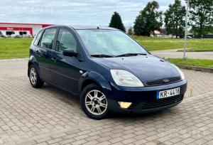 Zils Ford Fiesta 2003 Rīga, ar dzinēja tilpumu 1.40 L un nobraukumu 370 tūkst. km par 680 €, foto  vietnē AUTOMOTO.COM.LV