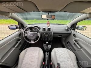 Blue Ford Fiesta 2003 in Riga, with an engine capacity of 1.40 L and mileage of 370 thousand km for 680 €, photo 6 on AUTOMOTO.COM.LV