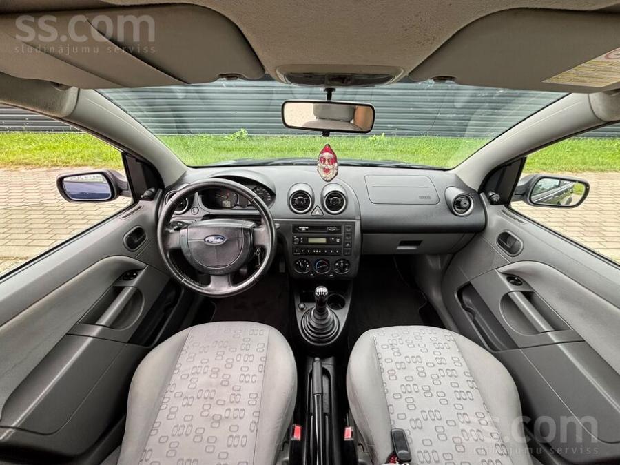Blue Ford Fiesta 2003 in Riga, with an engine capacity of 1.40 L and mileage of 370 thousand km for 680 €, photo 6 on AUTOMOTO.COM.LV