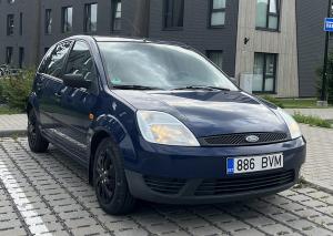 Zils Ford Fiesta 2003 Tallina, ar dzinēja tilpumu 1.30 L un nobraukumu 293 tūkst. km par 799 €, foto 5 vietnē AUTOMOTO.COM.LV