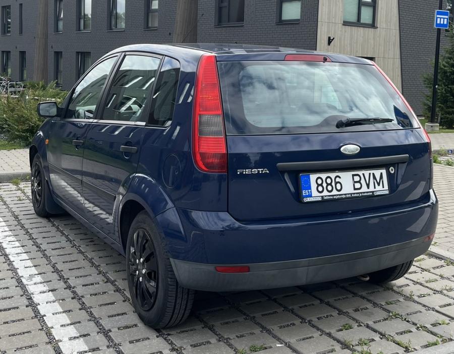 Zils Ford Fiesta 2003 Tallina, ar dzinēja tilpumu 1.30 L un nobraukumu 293 tūkst. km par 799 €, foto 26 vietnē AUTOMOTO.COM.LV