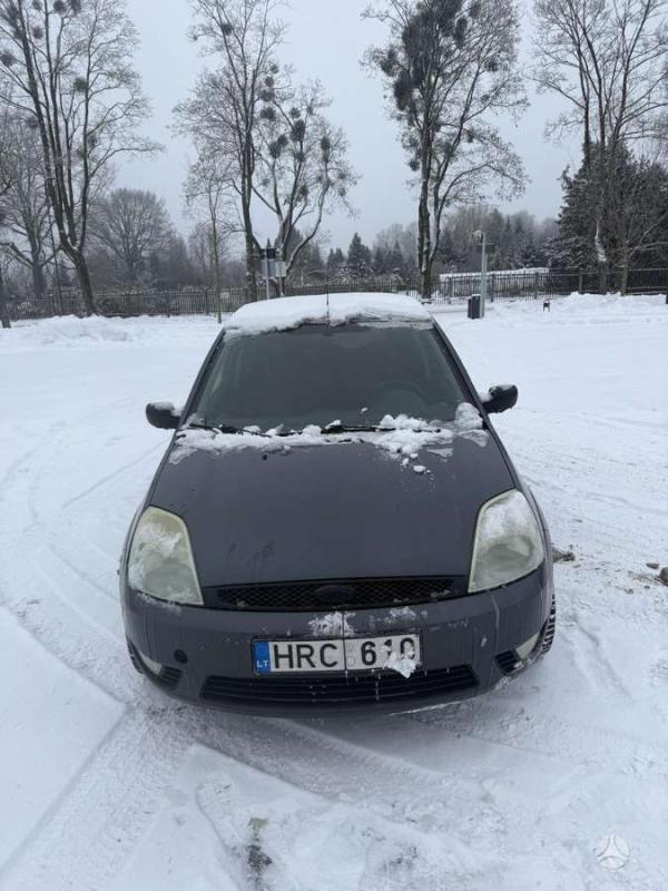 Blue Ford Fiesta 2004 in Kaunas, with an engine capacity of 1.39 L and mileage of 245 thousand km for 440 €, photo 1 on AUTOMOTO.COM.LV