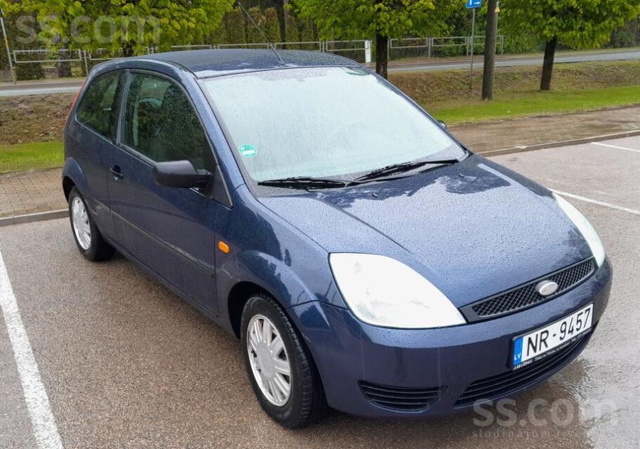 Blue Ford Fiesta 2005 in Ogre, with an engine capacity of 1.30 L and mileage of 205 thousand km for 1350 €, photo 3 on AUTOMOTO.COM.LV