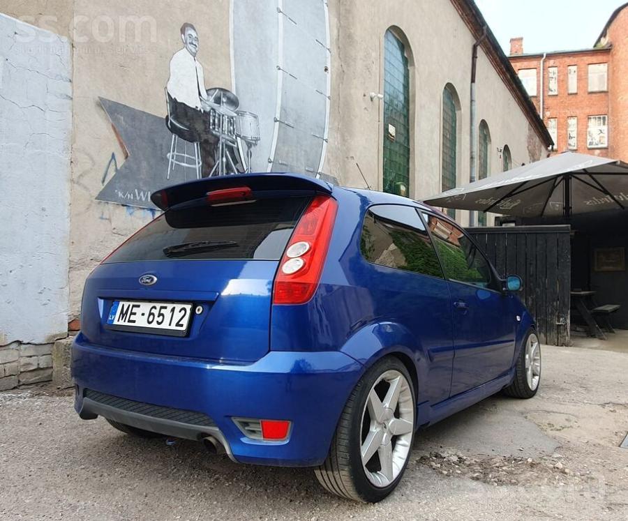 Zils Ford Fiesta 2005 Liepāja, ar dzinēja tilpumu 2.00 L un nobraukumu 173 tūkst. km par 4350 €, foto 3 vietnē AUTOMOTO.COM.LV