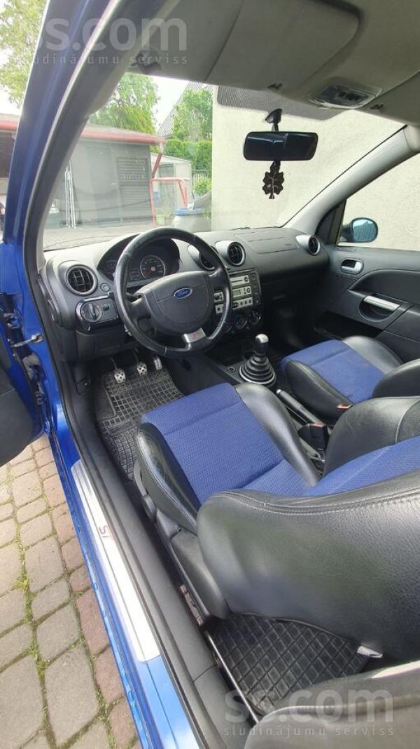 Zils Ford Fiesta 2005 Liepāja, ar dzinēja tilpumu 2.00 L un nobraukumu 173 tūkst. km par 4350 €, foto 6 vietnē AUTOMOTO.COM.LV