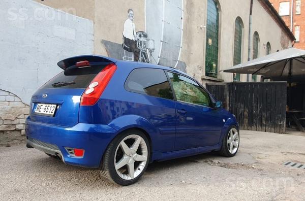 Zils Ford Fiesta 2005 Liepāja, ar dzinēja tilpumu 2.00 L un nobraukumu 173 tūkst. km par 4350 €, foto 8 vietnē AUTOMOTO.COM.LV