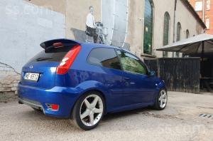 Zils Ford Fiesta 2005 Liepāja, ar dzinēja tilpumu 2.00 L un nobraukumu 173 tūkst. km par 4350 €, foto 9 vietnē AUTOMOTO.COM.LV