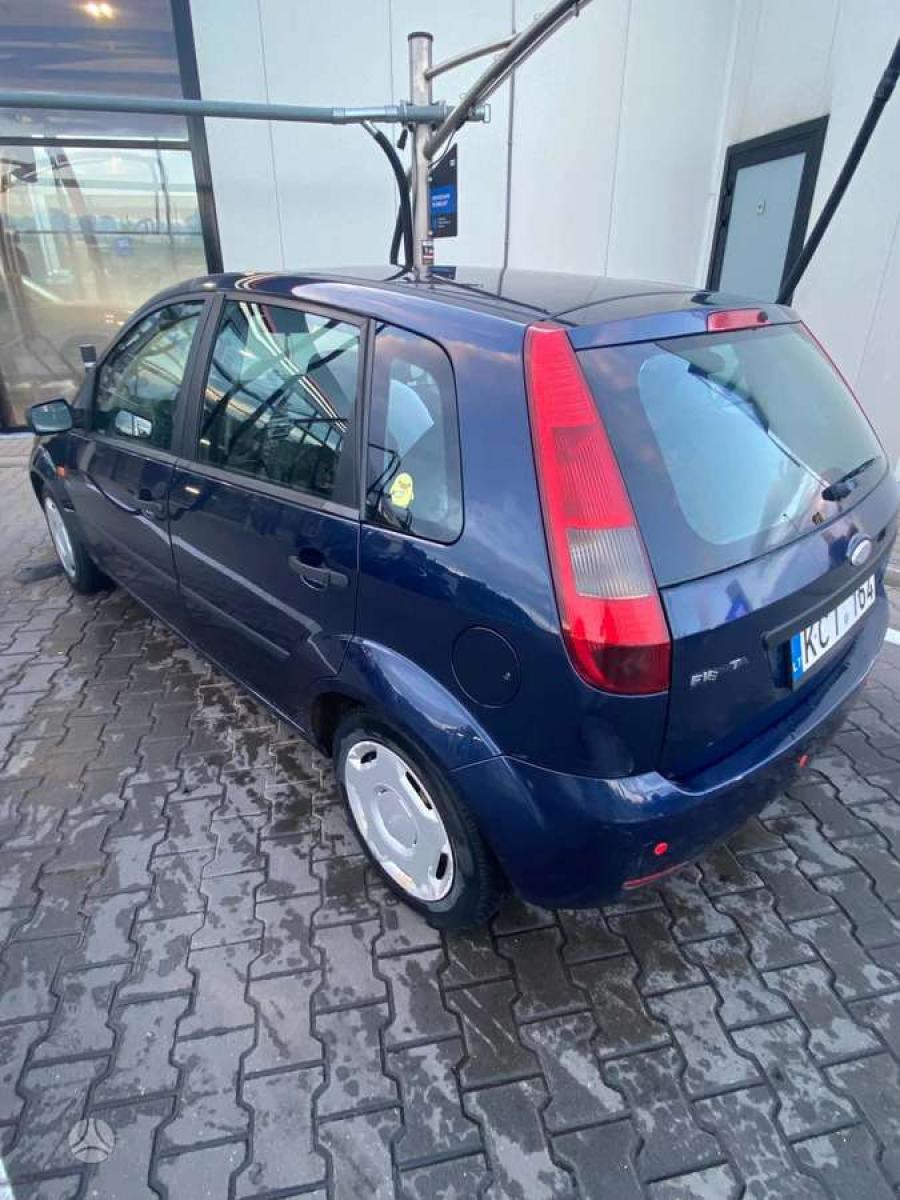 Zils Ford Fiesta 2005 Viļņa, ar dzinēja tilpumu 1.39 L un nobraukumu 213 tūkst. km par 800 €, foto 8 vietnē AUTOMOTO.COM.LV