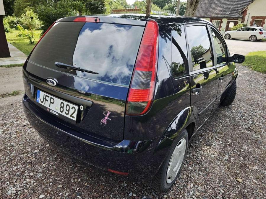 Blue Ford Fiesta 2005 in Klaipeda, with an engine capacity of 1.30 L and mileage of 78 thousand km for 1000 €, photo 3 on AUTOMOTO.COM.LV