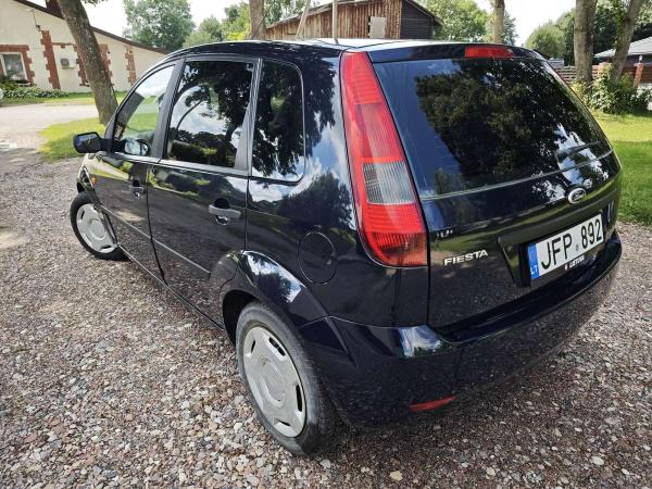 Blue Ford Fiesta 2005 in Klaipeda, with an engine capacity of 1.30 L and mileage of 78 thousand km for 1000 €, photo 4 on AUTOMOTO.COM.LV