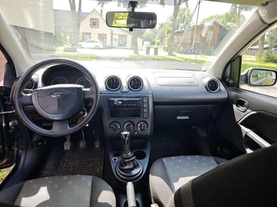 Blue Ford Fiesta 2005 in Klaipeda, with an engine capacity of 1.30 L and mileage of 78 thousand km for 1000 €, photo 6 on AUTOMOTO.COM.LV