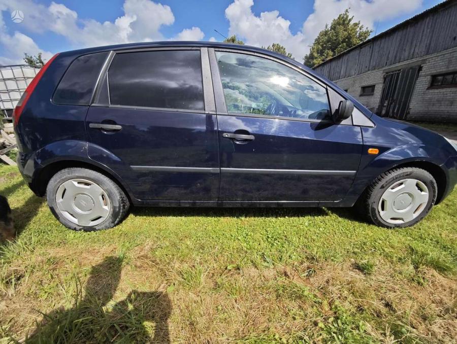 Blue Ford Fiesta 2005 in Klaipeda, with an engine capacity of 1.30 L and mileage of 78 thousand km for 1000 €, photo 14 on AUTOMOTO.COM.LV