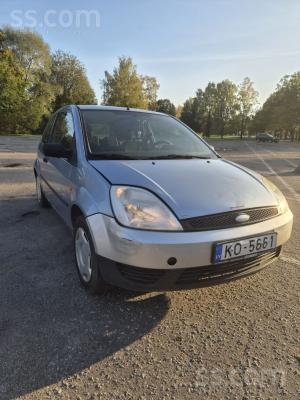 Blue Ford Fiesta 2005 in Riga, with an engine capacity of 1.30 L and mileage of 246 thousand km for 850 €, photo 3 on AUTOMOTO.COM.LV