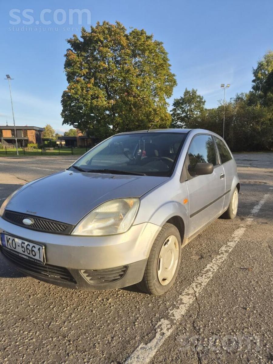 Blue Ford Fiesta 2005 in Riga, with an engine capacity of 1.30 L and mileage of 246 thousand km for 850 €, photo 4 on AUTOMOTO.COM.LV