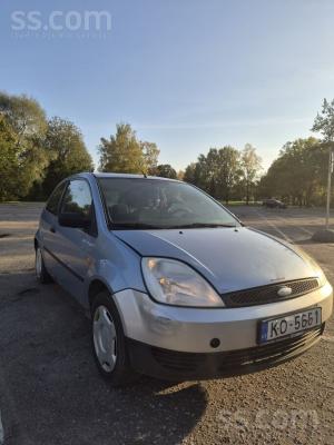 Blue Ford Fiesta 2005 in Riga, with an engine capacity of 1.30 L and mileage of 246 thousand km for 850 €, photo 5 on AUTOMOTO.COM.LV