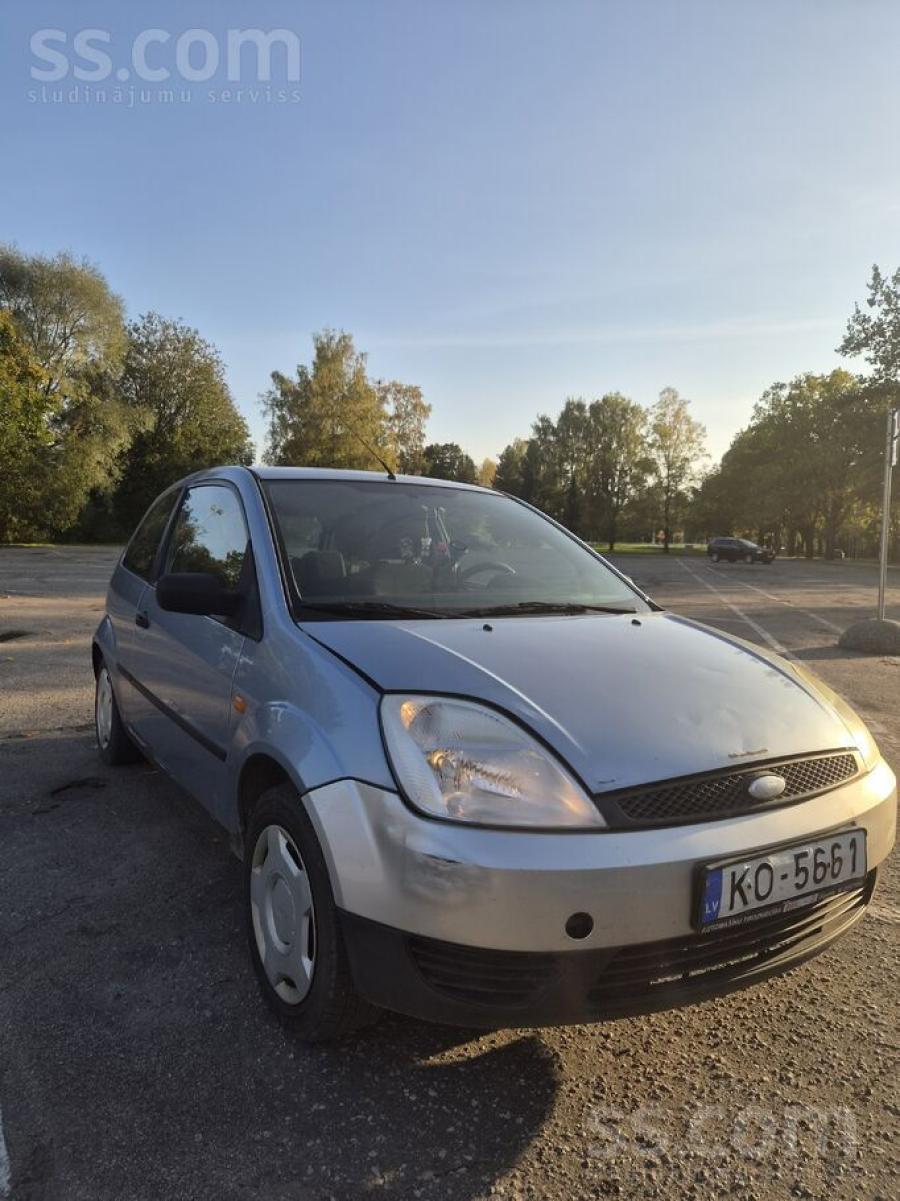 Blue Ford Fiesta 2005 in Riga, with an engine capacity of 1.30 L and mileage of 246 thousand km for 850 €, photo 5 on AUTOMOTO.COM.LV