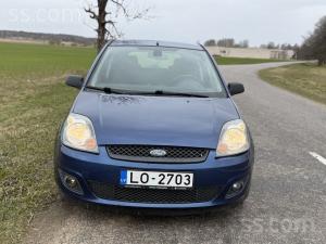 Zils Ford Fiesta 2006 Kuldīga, ar dzinēja tilpumu 1.40 L un nobraukumu 287 tūkst. km par 1350 €, foto 3 vietnē AUTOMOTO.COM.LV