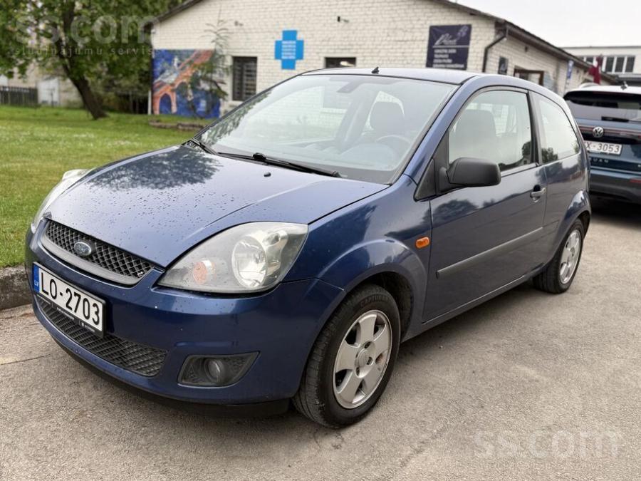 Zils Ford Fiesta 2006 Kuldīga, ar dzinēja tilpumu 1.40 L un nobraukumu 287 tūkst. km par 1000 €, foto 1 vietnē AUTOMOTO.COM.LV