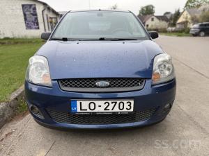 Zils Ford Fiesta 2006 Kuldīga, ar dzinēja tilpumu 1.40 L un nobraukumu 287 tūkst. km par 1000 €, foto 3 vietnē AUTOMOTO.COM.LV