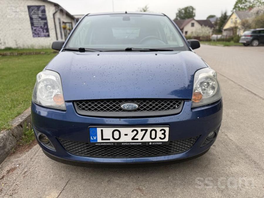 Zils Ford Fiesta 2006 Kuldīga, ar dzinēja tilpumu 1.40 L un nobraukumu 287 tūkst. km par 1000 €, foto 3 vietnē AUTOMOTO.COM.LV