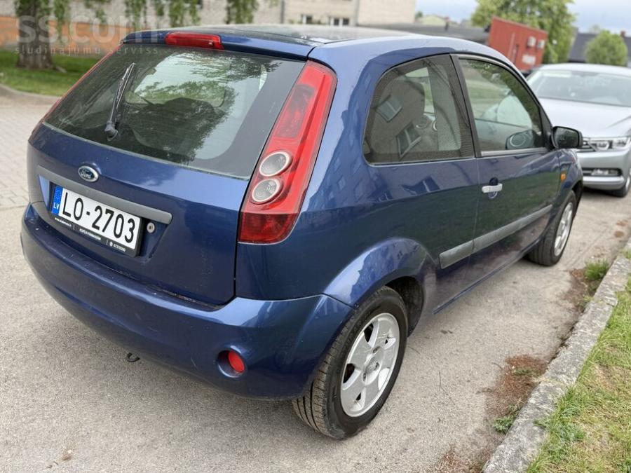 Zils Ford Fiesta 2006 Kuldīga, ar dzinēja tilpumu 1.40 L un nobraukumu 287 tūkst. km par 1000 €, foto 5 vietnē AUTOMOTO.COM.LV