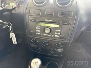 Zils Ford Fiesta 2006 Kuldīga, ar dzinēja tilpumu 1.40 L un nobraukumu 287 tūkst. km par 1000 €, foto 9 vietnē AUTOMOTO.COM.LV