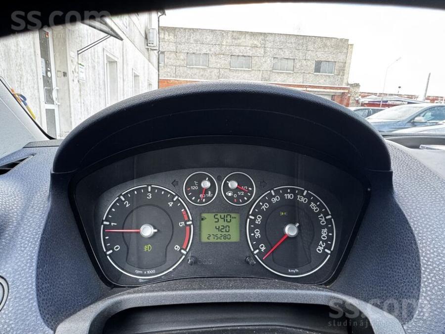 Zils Ford Fiesta 2006 Daugavpils, ar dzinēja tilpumu 1.40 L un nobraukumu 0 tūkst. km par 1390 €, foto 15 vietnē AUTOMOTO.COM.LV