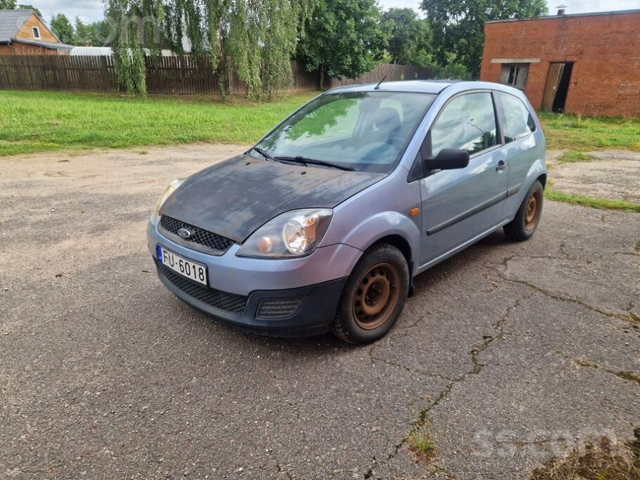 Zils Ford Fiesta 2006 Kuldīga, ar dzinēja tilpumu 1.30 L un nobraukumu 195 tūkst. km par 600 €, foto 1 vietnē AUTOMOTO.COM.LV