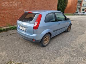 Zils Ford Fiesta 2006 Kuldīga, ar dzinēja tilpumu 1.30 L un nobraukumu 195 tūkst. km par 600 €, foto 4 vietnē AUTOMOTO.COM.LV