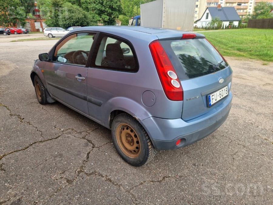 Zils Ford Fiesta 2006 Kuldīga, ar dzinēja tilpumu 1.30 L un nobraukumu 195 tūkst. km par 600 €, foto 5 vietnē AUTOMOTO.COM.LV