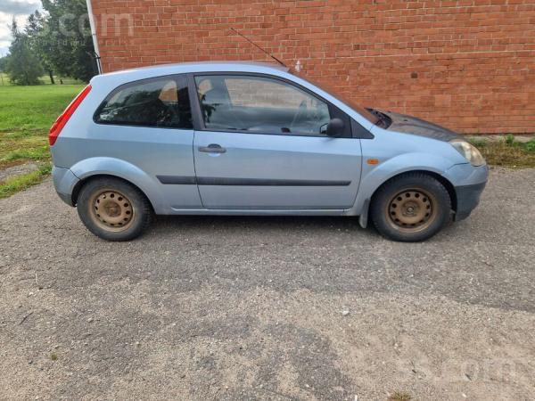 Zils Ford Fiesta 2006 Kuldīga, ar dzinēja tilpumu 1.30 L un nobraukumu 195 tūkst. km par 600 €, foto 5 vietnē AUTOMOTO.COM.LV