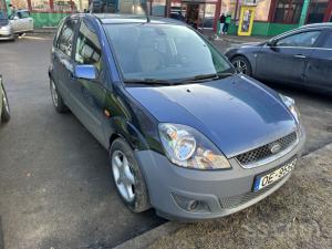 Blue Ford Fiesta 2006 in Riga, with an engine capacity of 1.40 L and mileage of 352 thousand km for 750 €, photo 3 on AUTOMOTO.COM.LV