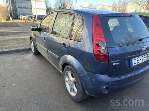 Blue Ford Fiesta 2006 in Riga, with an engine capacity of 1.40 L and mileage of 352 thousand km for 750 €, photo 4 on AUTOMOTO.COM.LV
