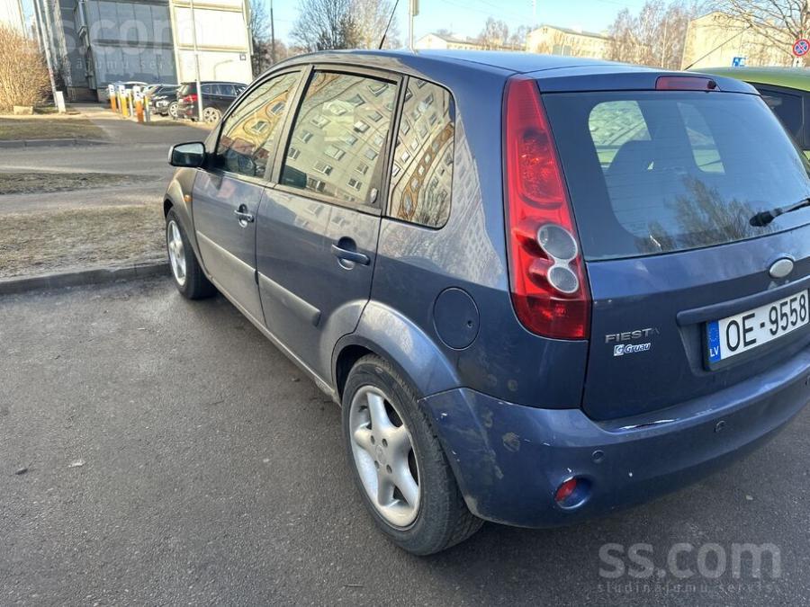 Blue Ford Fiesta 2006 in Riga, with an engine capacity of 1.40 L and mileage of 352 thousand km for 750 €, photo 4 on AUTOMOTO.COM.LV