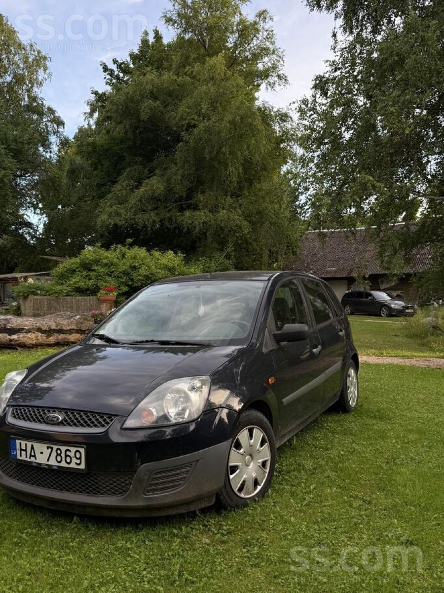 Zils Ford Fiesta 2006 Cēsis, ar dzinēja tilpumu 1.30 L un nobraukumu 123 tūkst. km par 1200 €, foto 3 vietnē AUTOMOTO.COM.LV