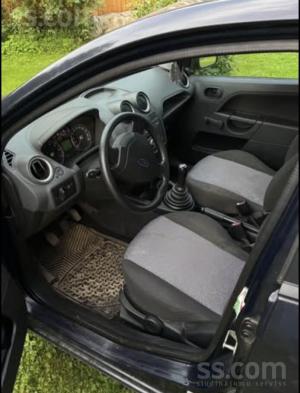 Zils Ford Fiesta 2006 Cēsis, ar dzinēja tilpumu 1.30 L un nobraukumu 123 tūkst. km par 1200 €, foto 7 vietnē AUTOMOTO.COM.LV