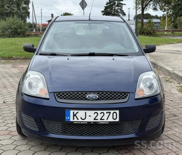 Ford Fiesta 2006 in Riga on AUTOMOTO.COM.LV Blue Ford Fiesta 2006 in Riga, with an engine capacity of 1.40 L and mileage of 286 thousand km for 1390 €, photo 3 on AUTOMOTO.COM.LV