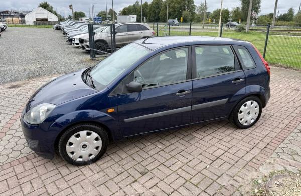 Ford Fiesta 2006 in Riga on AUTOMOTO.COM.LV Blue Ford Fiesta 2006 in Riga, with an engine capacity of 1.40 L and mileage of 286 thousand km for 1390 €, photo 5 on AUTOMOTO.COM.LV