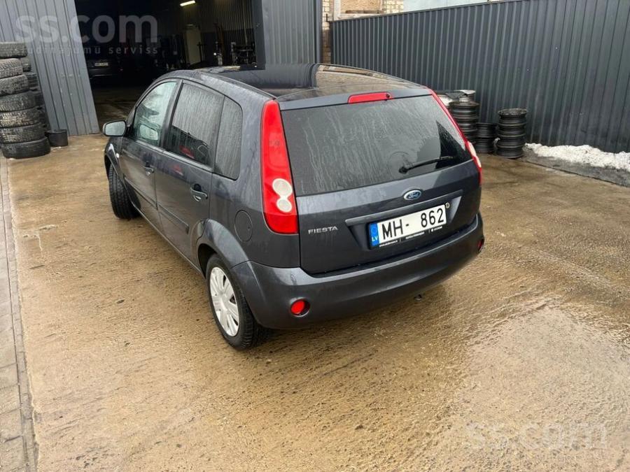 Zils Ford Fiesta 2007 Talsi, ar dzinēja tilpumu 1.30 L un nobraukumu 300 tūkst. km par 1500 €, foto 4 vietnē AUTOMOTO.COM.LV