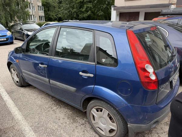 Zils Ford Fiesta 2007 Viļņa, ar dzinēja tilpumu 1.39 L un nobraukumu 157 tūkst. km par 1500 €, foto 3 vietnē AUTOMOTO.COM.LV