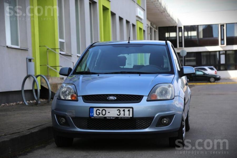 Синий Форд Фиеста 2007 в Рига, объемом двигателя 1.40 л и пробегом 255 тыс. км за 1845 €, фото 1 на AUTOMOTO.COM.LV