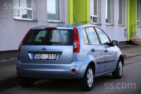 Blue Ford Fiesta 2007 in Riga, with an engine capacity of 1.40 L and mileage of 255 thousand km for 1845 €, photo 5 on AUTOMOTO.COM.LV