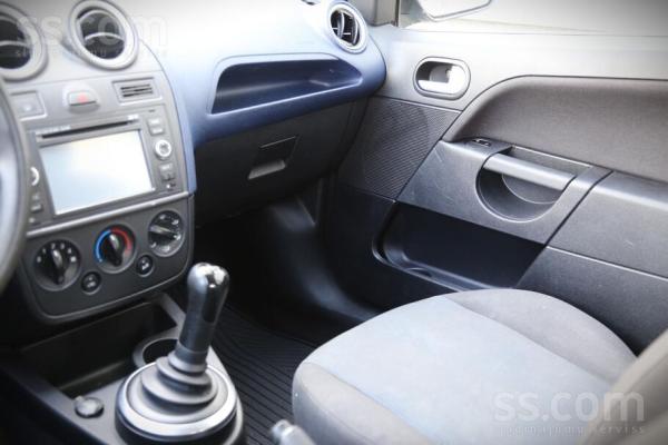 Blue Ford Fiesta 2007 in Riga, with an engine capacity of 1.40 L and mileage of 255 thousand km for 1845 €, photo 8 on AUTOMOTO.COM.LV