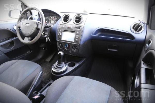 Blue Ford Fiesta 2007 in Riga, with an engine capacity of 1.40 L and mileage of 255 thousand km for 1845 €, photo 9 on AUTOMOTO.COM.LV
