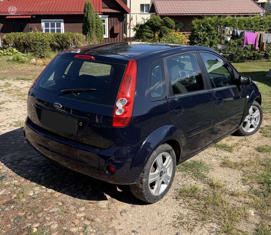 Zils Ford Fiesta 2007 Trakai, ar dzinēja tilpumu 1.30 L un nobraukumu 279 tūkst. km par 700 €, foto 5 vietnē AUTOMOTO.COM.LV