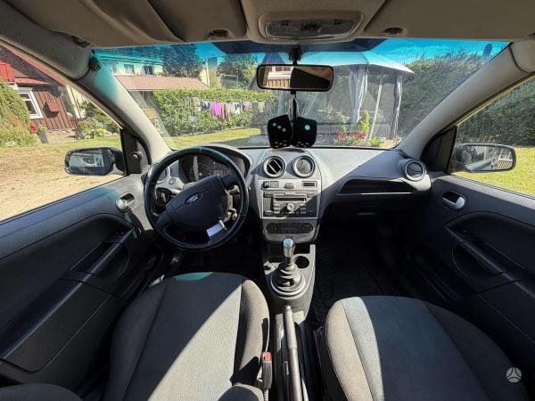 Zils Ford Fiesta 2007 Trakai, ar dzinēja tilpumu 1.30 L un nobraukumu 279 tūkst. km par 700 €, foto 8 vietnē AUTOMOTO.COM.LV
